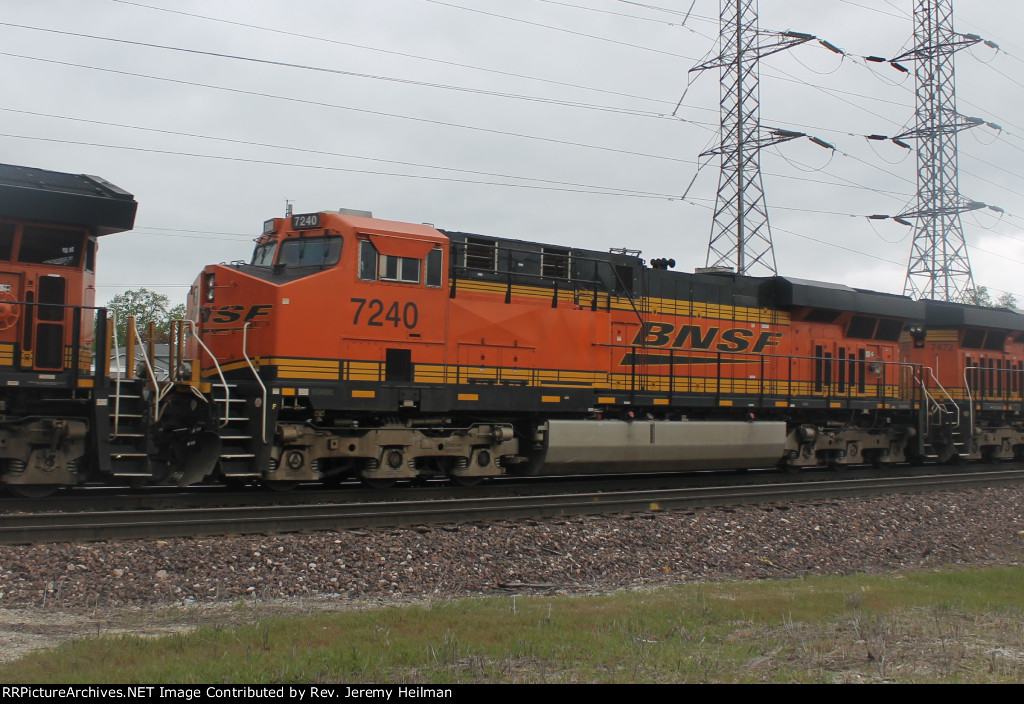 BNSF 7240 (1)